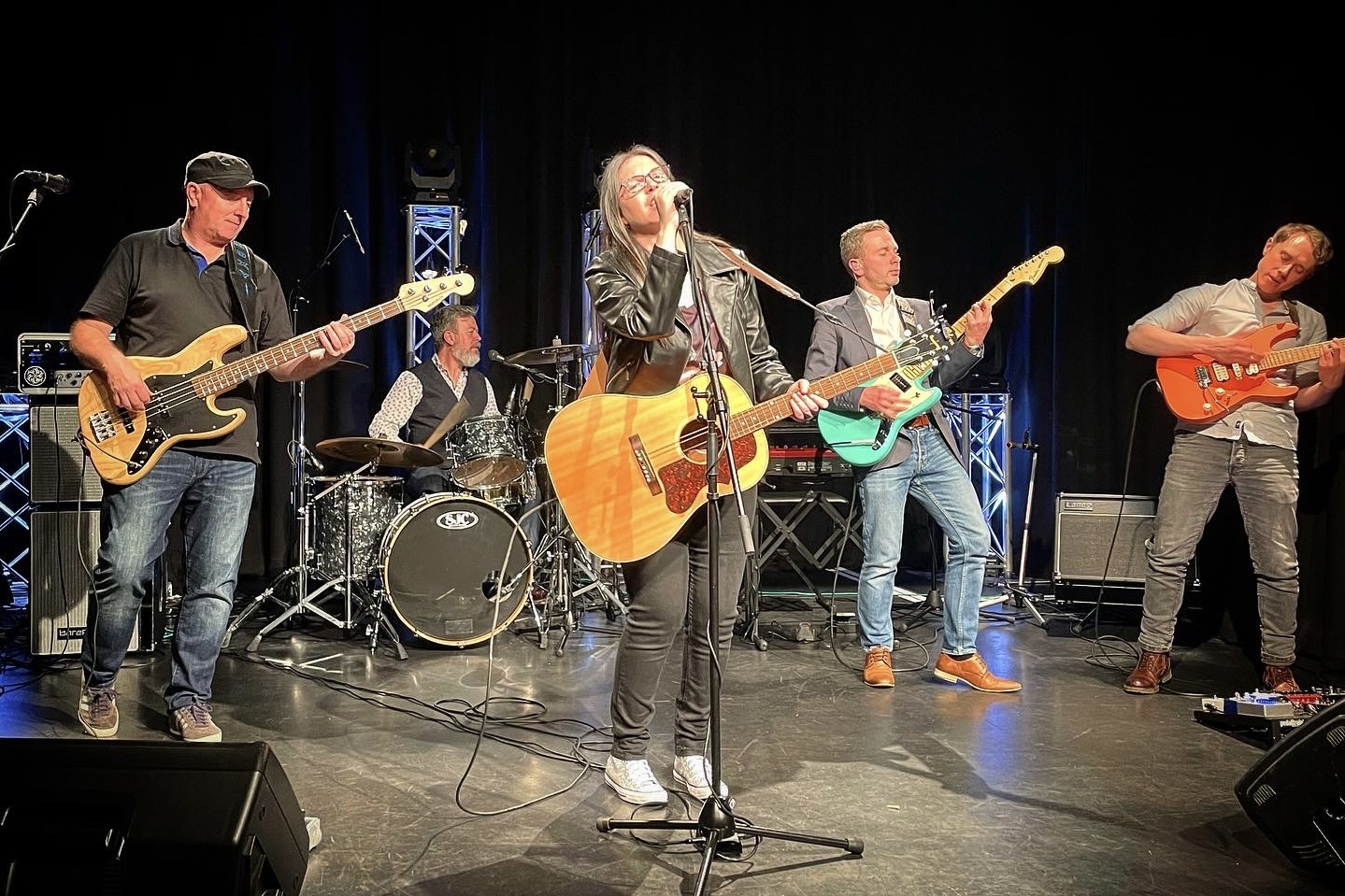 IndieFly: indie covers band for parties, weddings, pubs etc